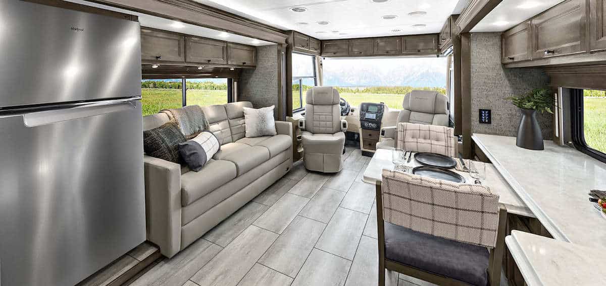 Best 35 Foot Or Less Class A Motorhomes - Couch Potato Camping